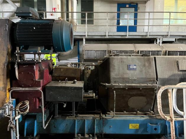 (2) THUNE SCREW PRESS SP70L | CT Paper, Second Hand Paper Machines